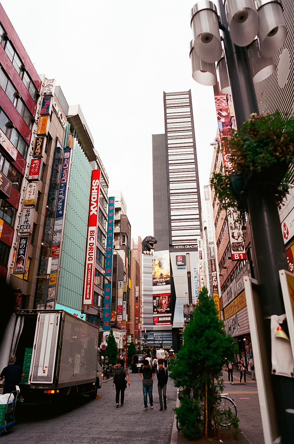 5 Things We Loved in Tokyo | Shinjuku | Japan Adventure | Deline ...
