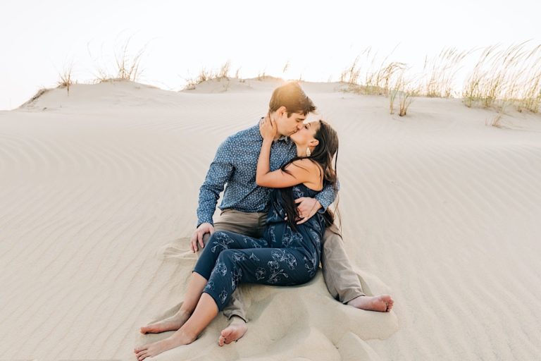 Jockey's Ridge Engagement Photos | Ryan & Meg | DeLine Photography